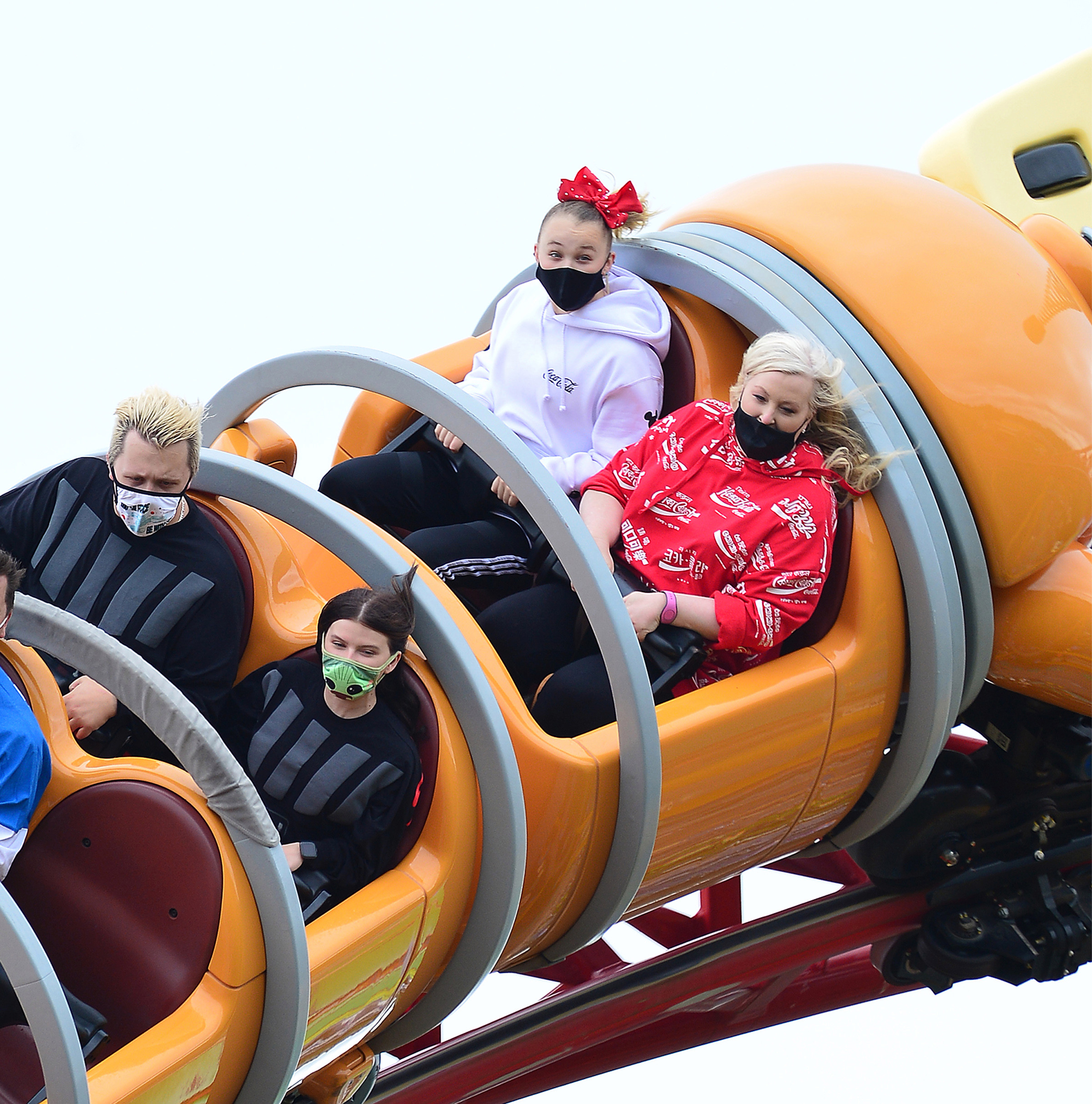 Megyn Kelly vacations in a bikini and more star snaps