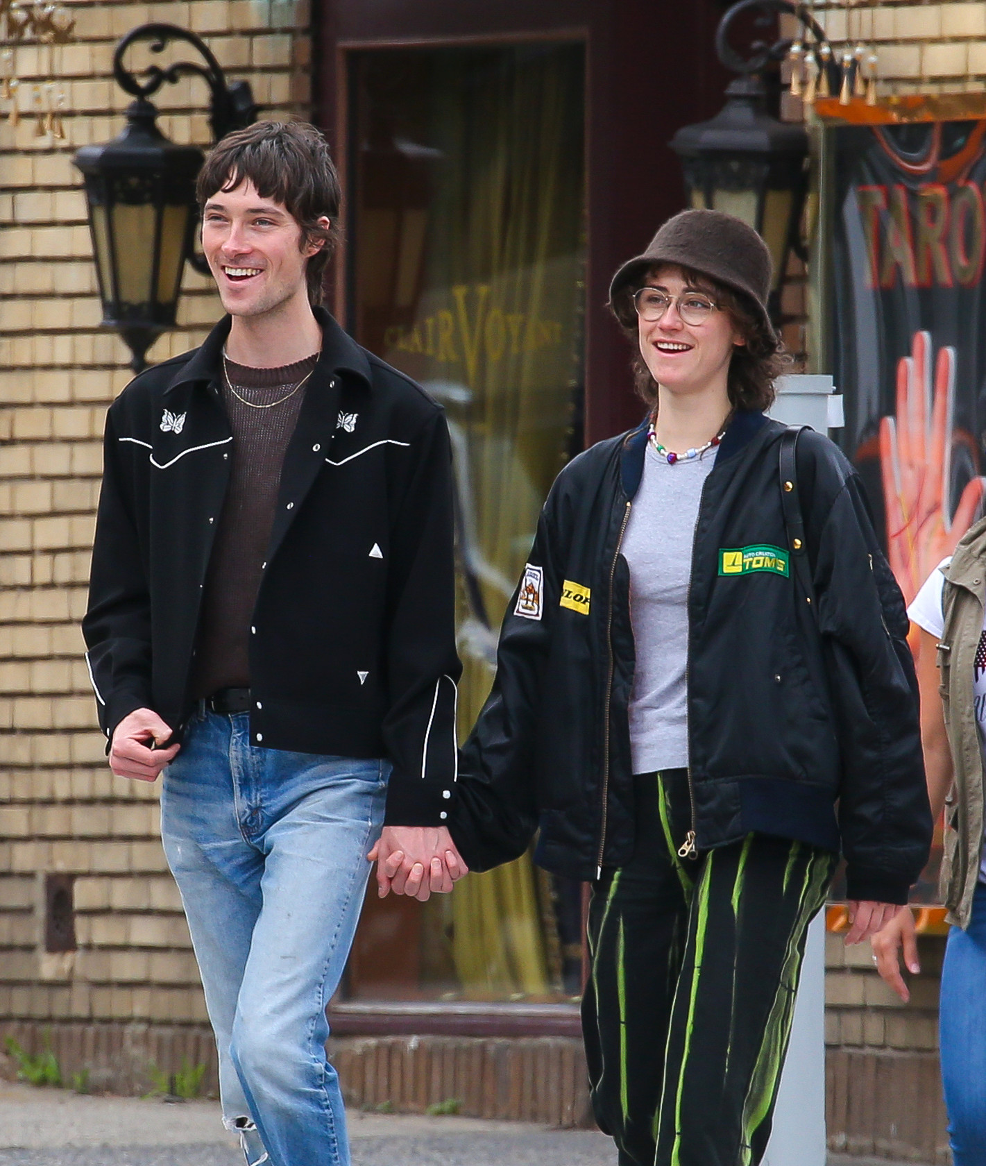 Ella Emhoff holds hands with boyfriend Sam Hine and more star snaps