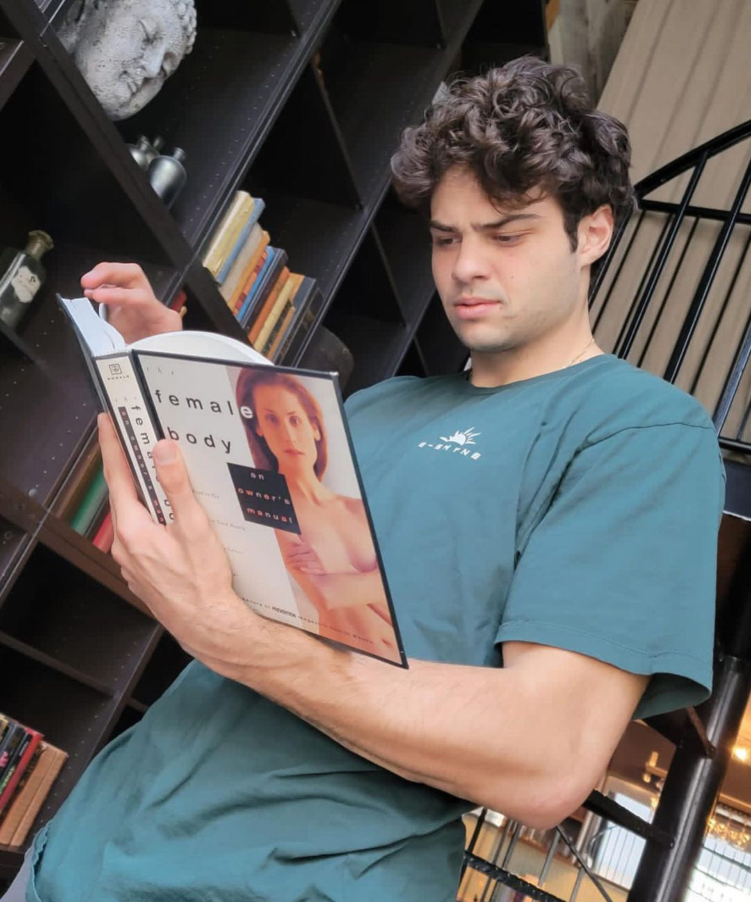 Ella Emhoff holds hands with boyfriend Sam Hine and more star snaps